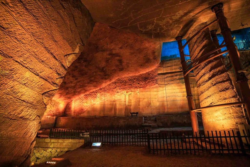 The Mystery Of 'high-tech' Tool Marks In China's Ancient Longyou Caves